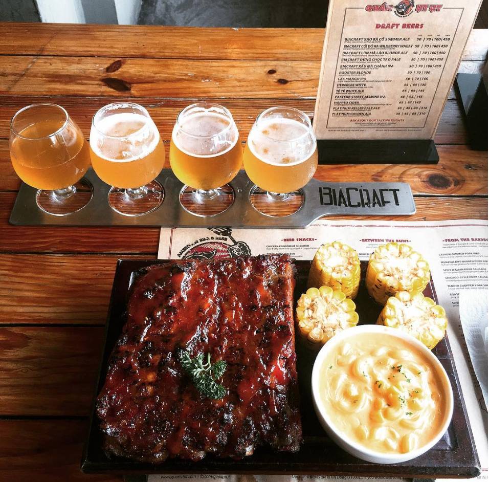 Quan Ut Ut Ribs Served With A Vibe - Guidebook Vietnam - Guidebook Vietnam