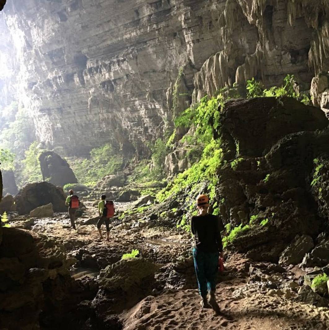 Religion inside a cave at the Thach Dong Cave Pagoda - Guidebook Vietnam